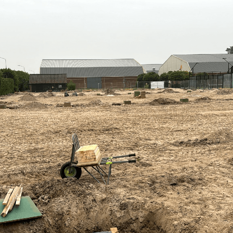 Poeren en betonvloer voor overdekte padel banen te Zwijndrecht - 2575 ...